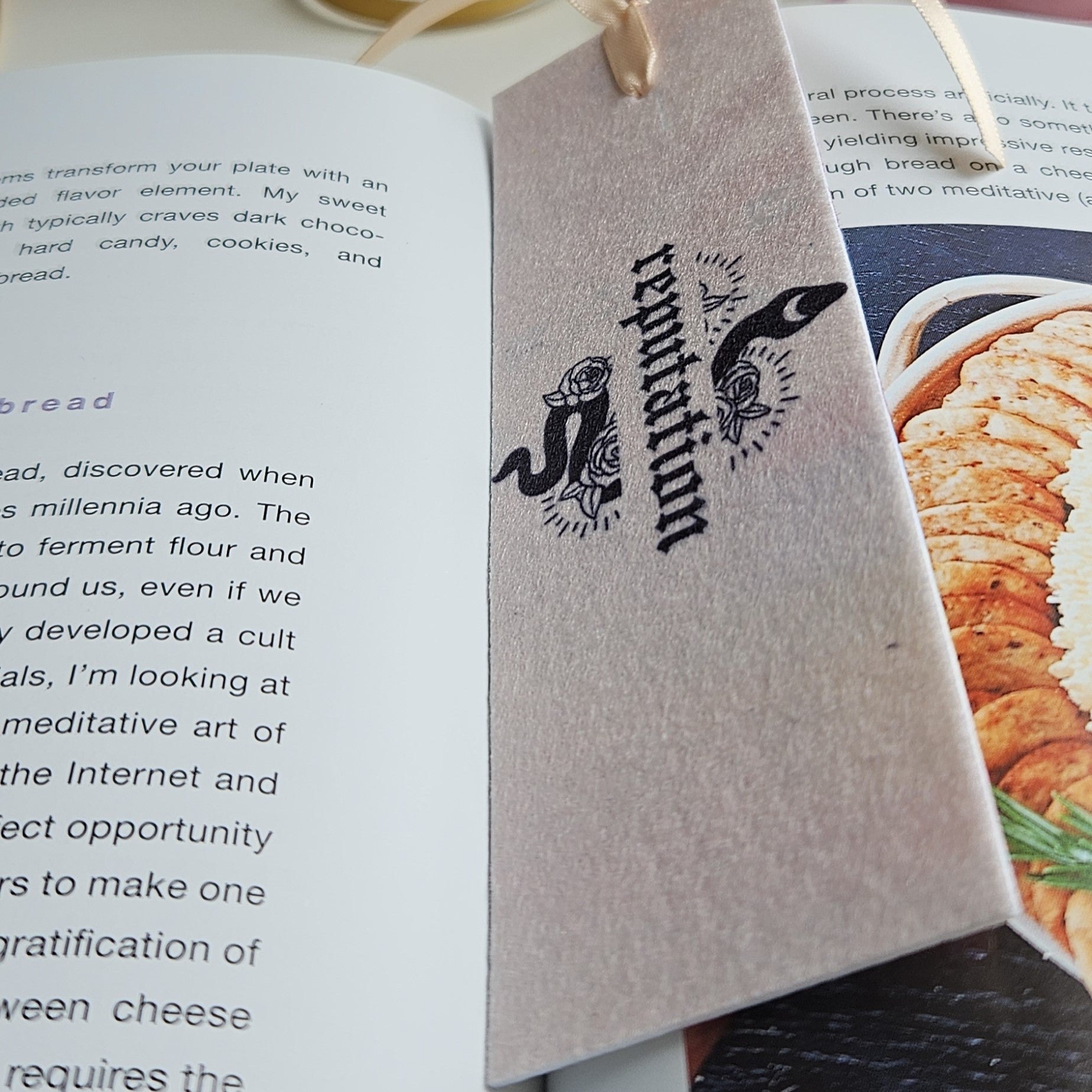 Taylor Swift Felt Bookmark - Reputation (Snake) – TuneeManee